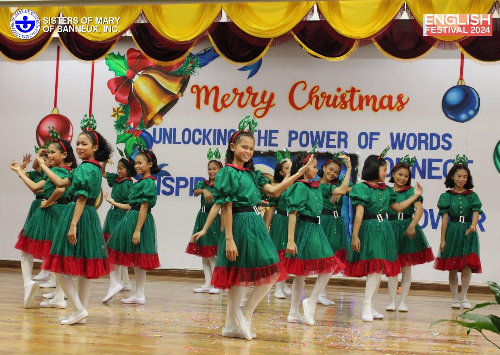 El espíritu navideño ilumina el campus de las Hermanas de María de ...