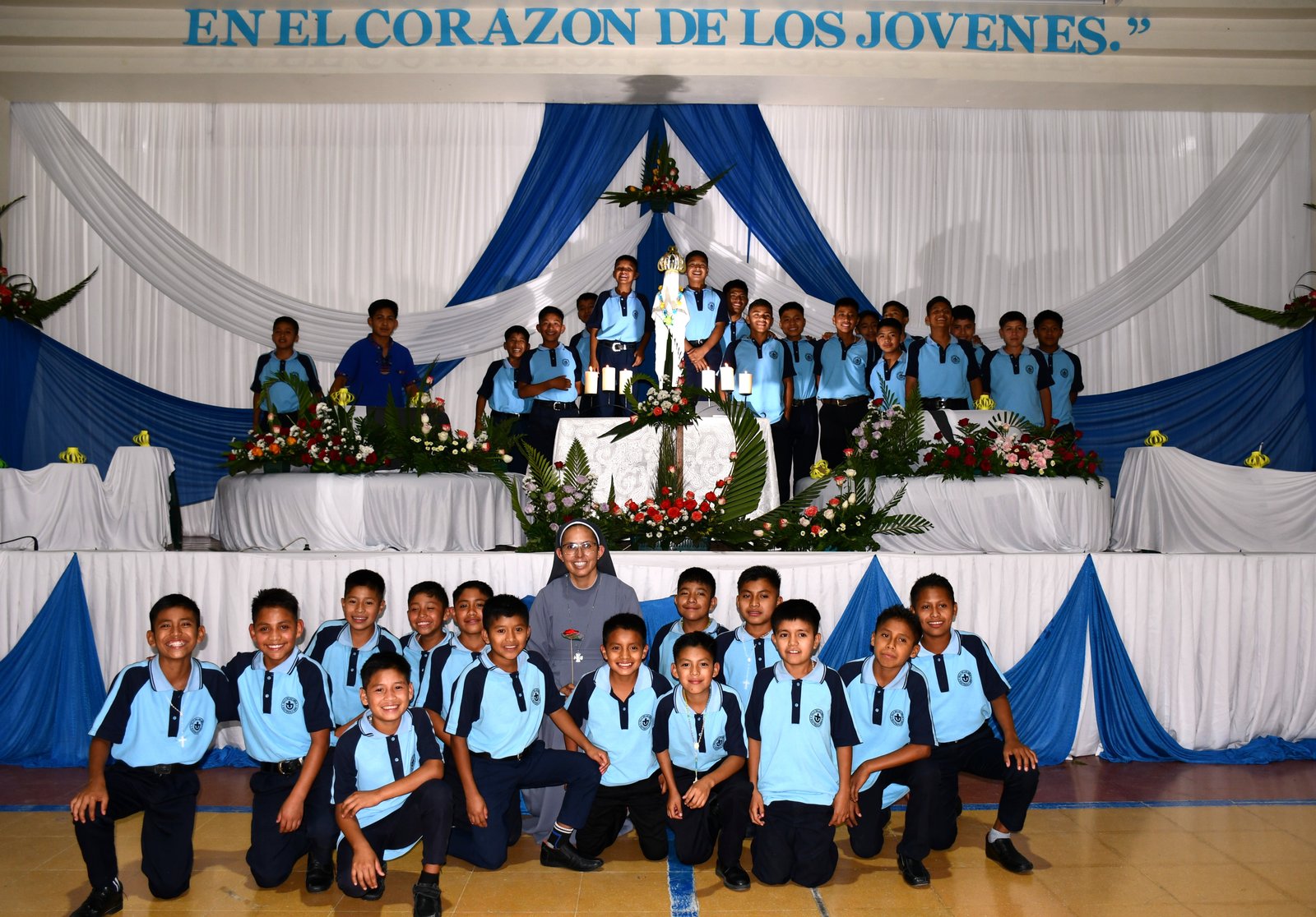 Noche a la Virgen María | The Sisters of Mary Schools Worldwide